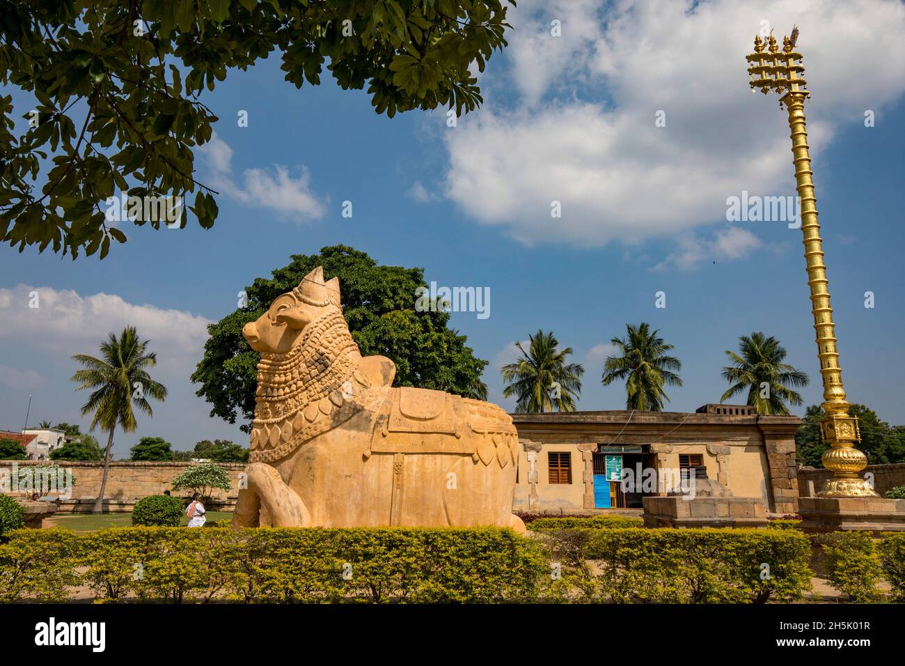 deity, Hindu; temple; Chola; historic; sacred Stock Photo - Alamy