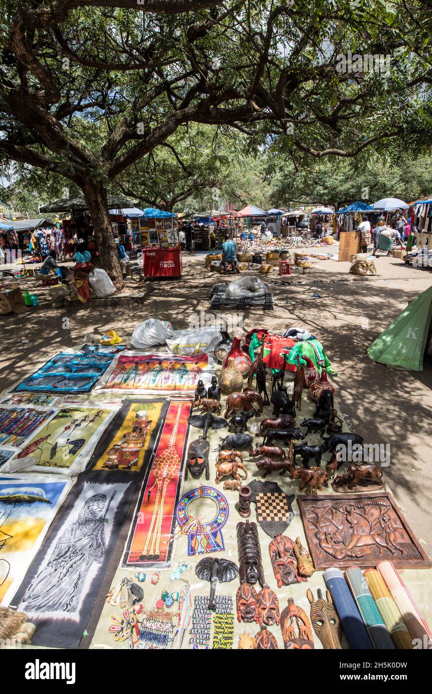 Stall selling artifacts and souvenirs in a street market of Nairobi ...