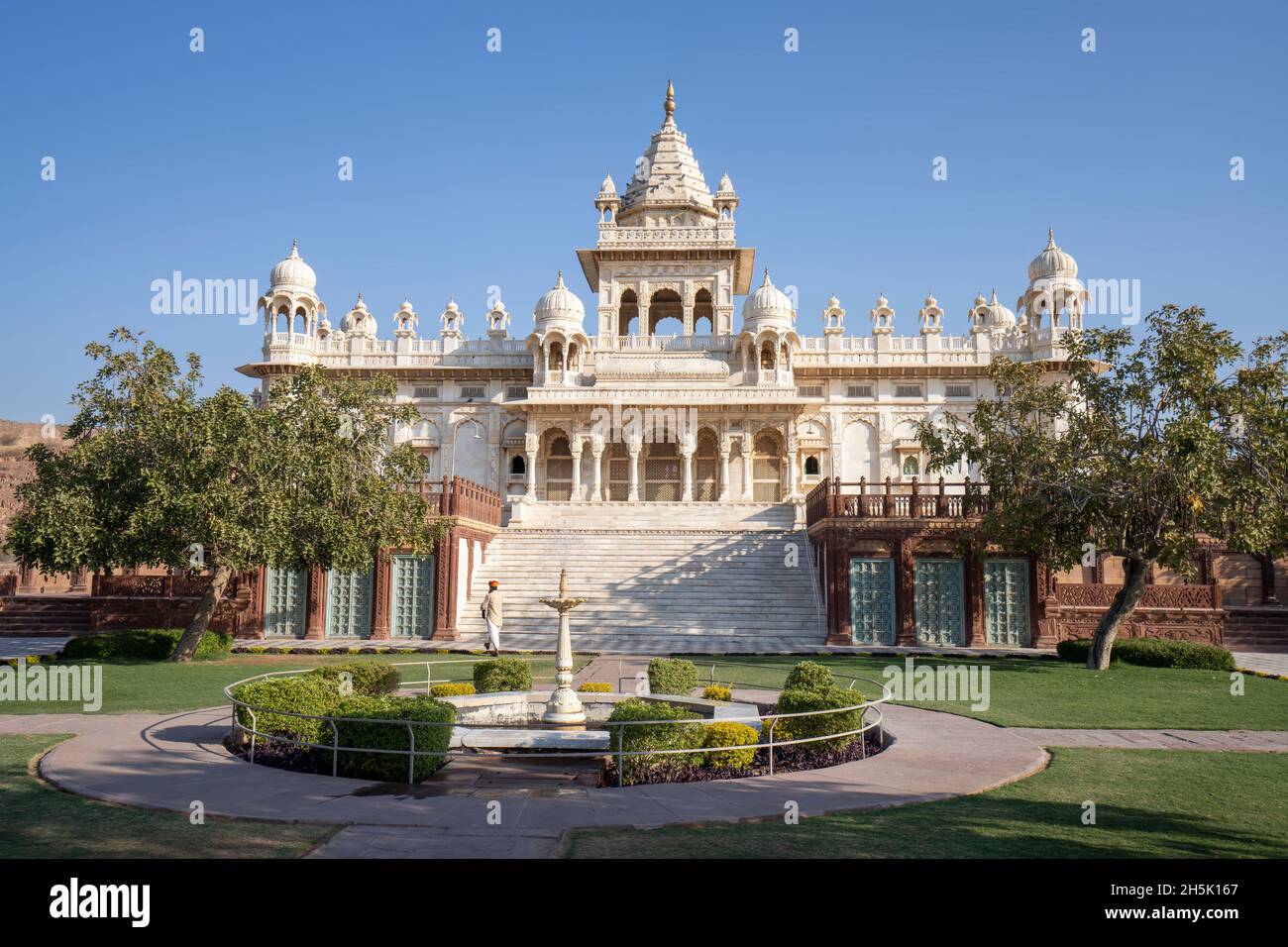 Jaswant Thada marble cenotaph memorial to Maharaja Jaswant Singh in ...