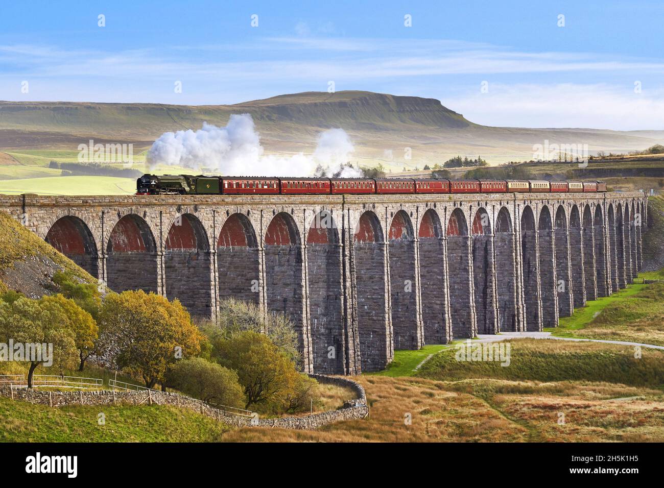 Ribblehead viaduct steam train hi-res stock photography and images - Alamy
