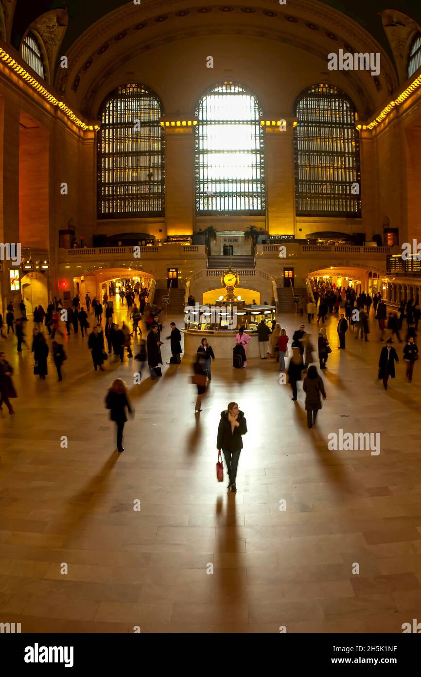 Inside new yorks grand central station hi-res stock photography and ...