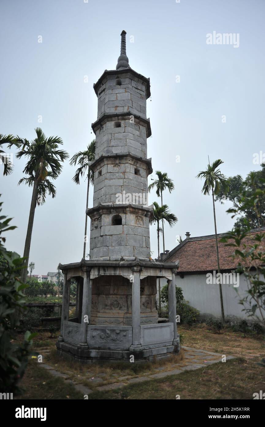 But Thap pagoda Stock Photo - Alamy