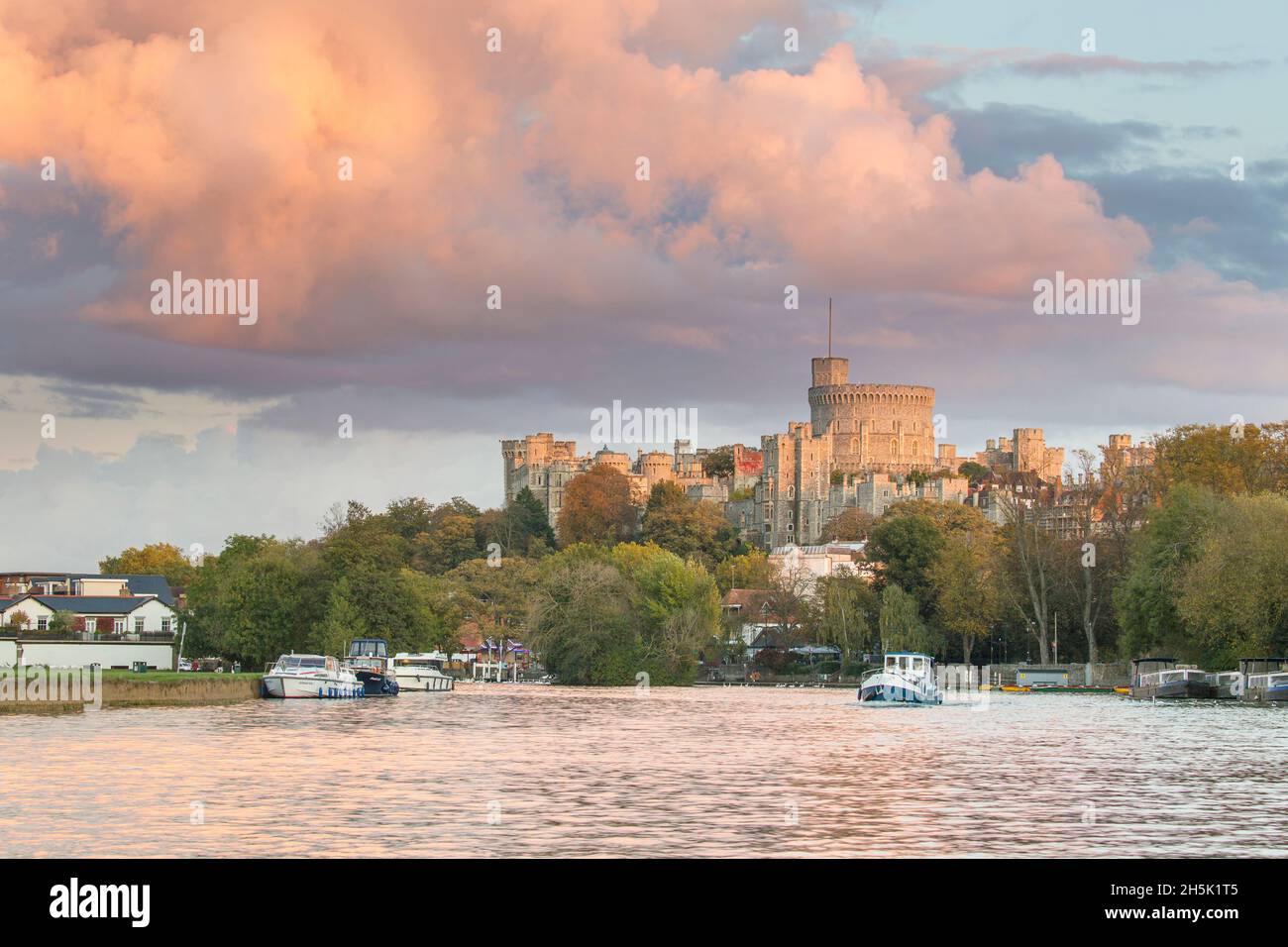 Windsor Castle and River Thames Berkshire England Stock Photo - Alamy