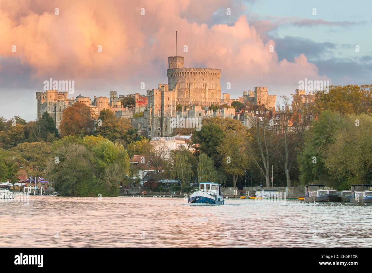 Windsor Castle and River Thames Berkshire England Stock Photo - Alamy