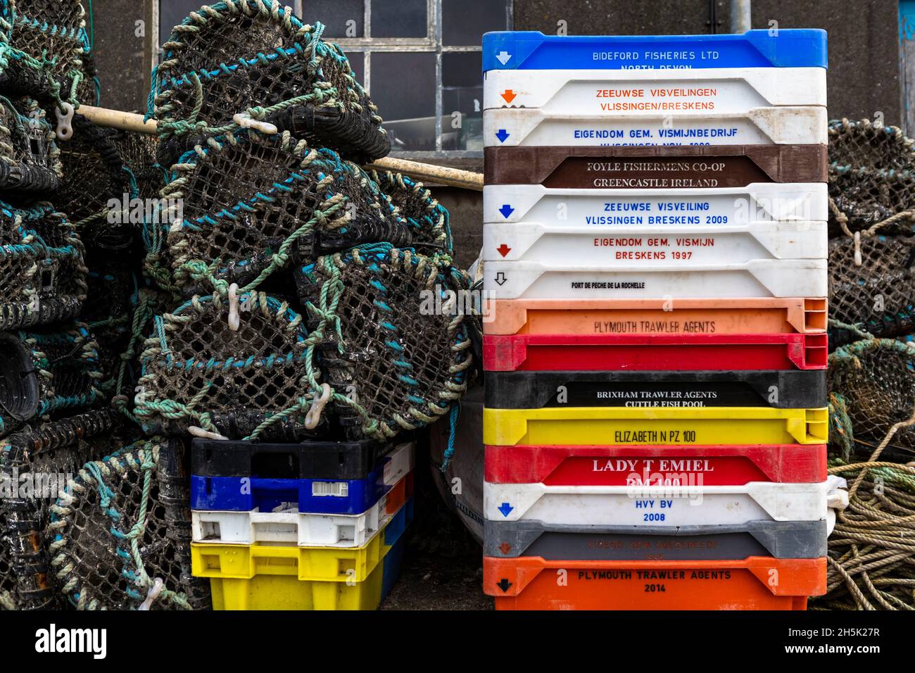 Fish house and working dock hi-res stock photography and images - Alamy