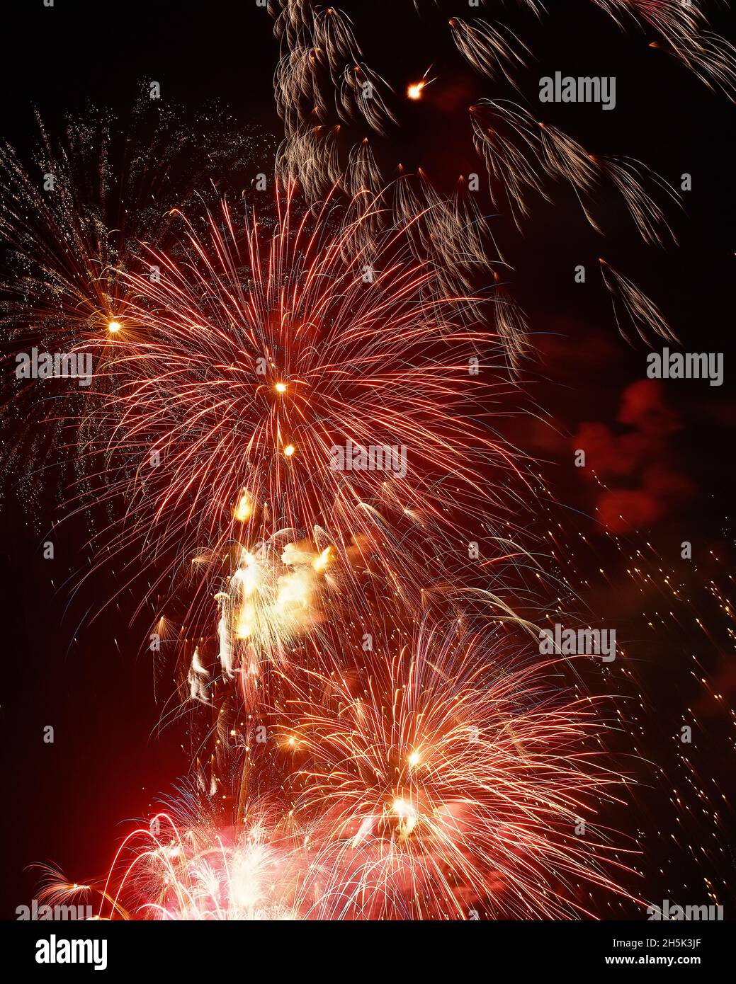 10000 celebration fireworks hi-res stock photography and images - Alamy