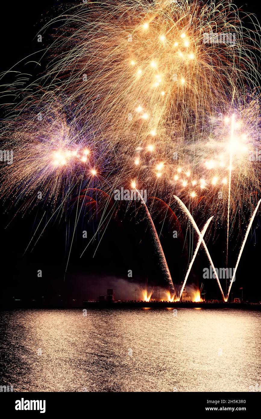 10000 celebration fireworks hi-res stock photography and images - Alamy
