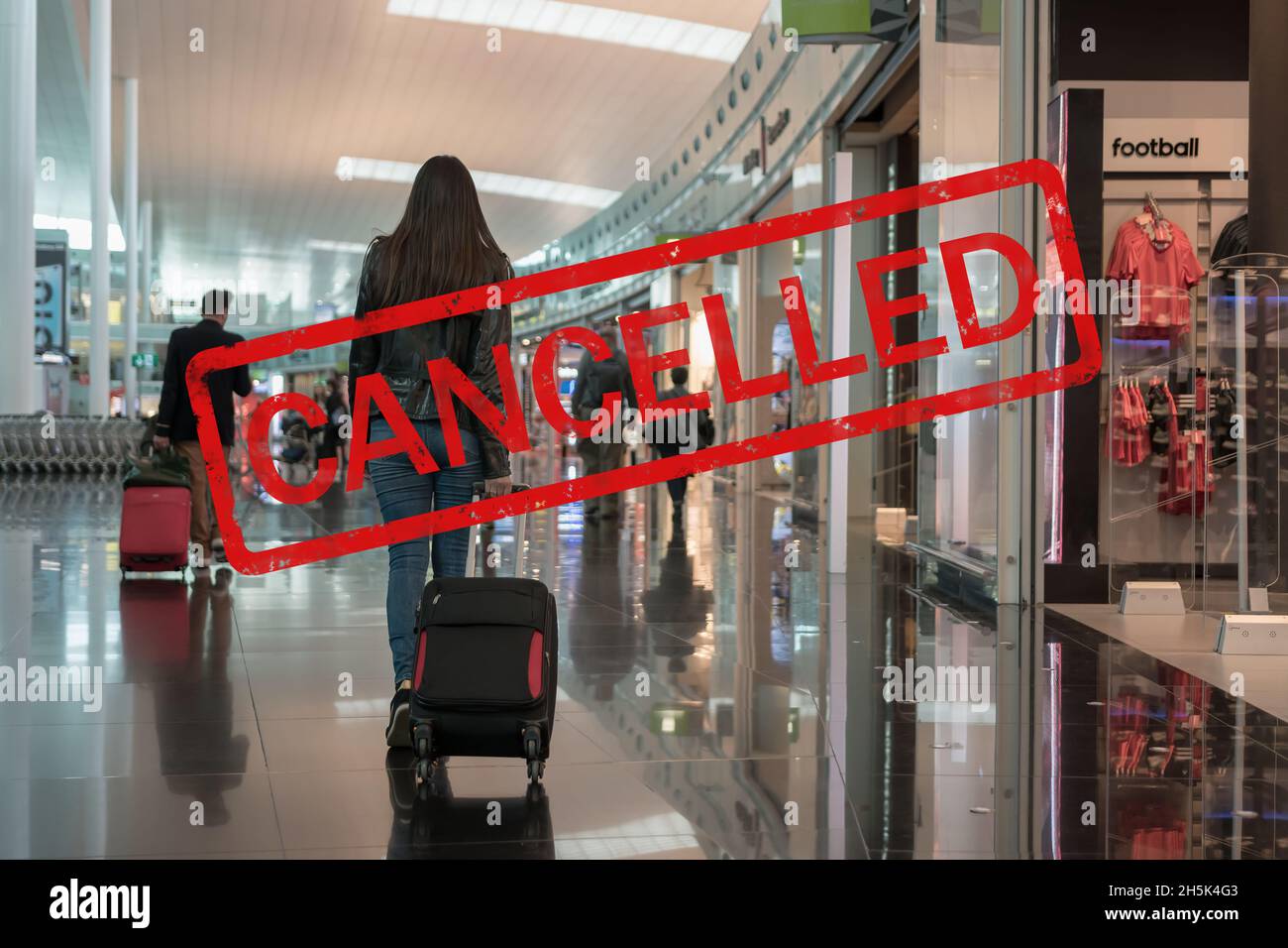Person inside suitcase hi-res stock photography and images - Alamy