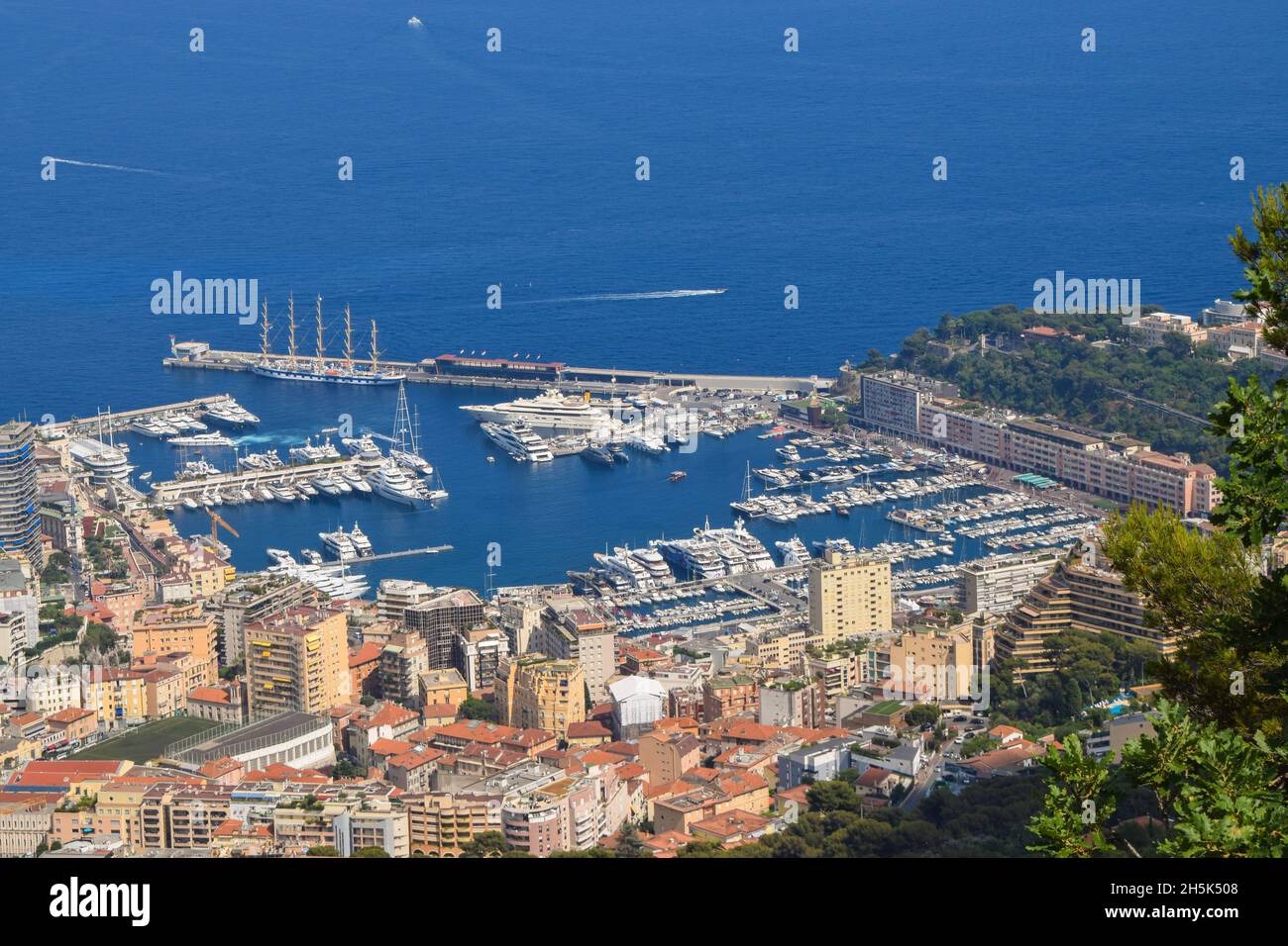 Cafe paris harbour st tropez hi-res stock photography and images - Alamy
