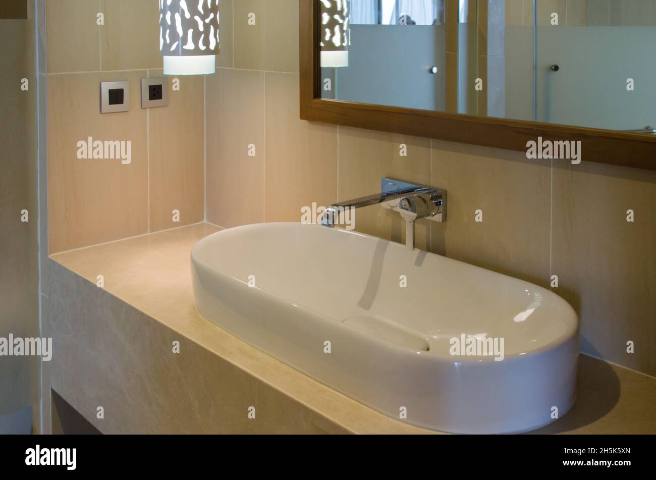modern wash basin in the bathroom Stock Photo - Alamy