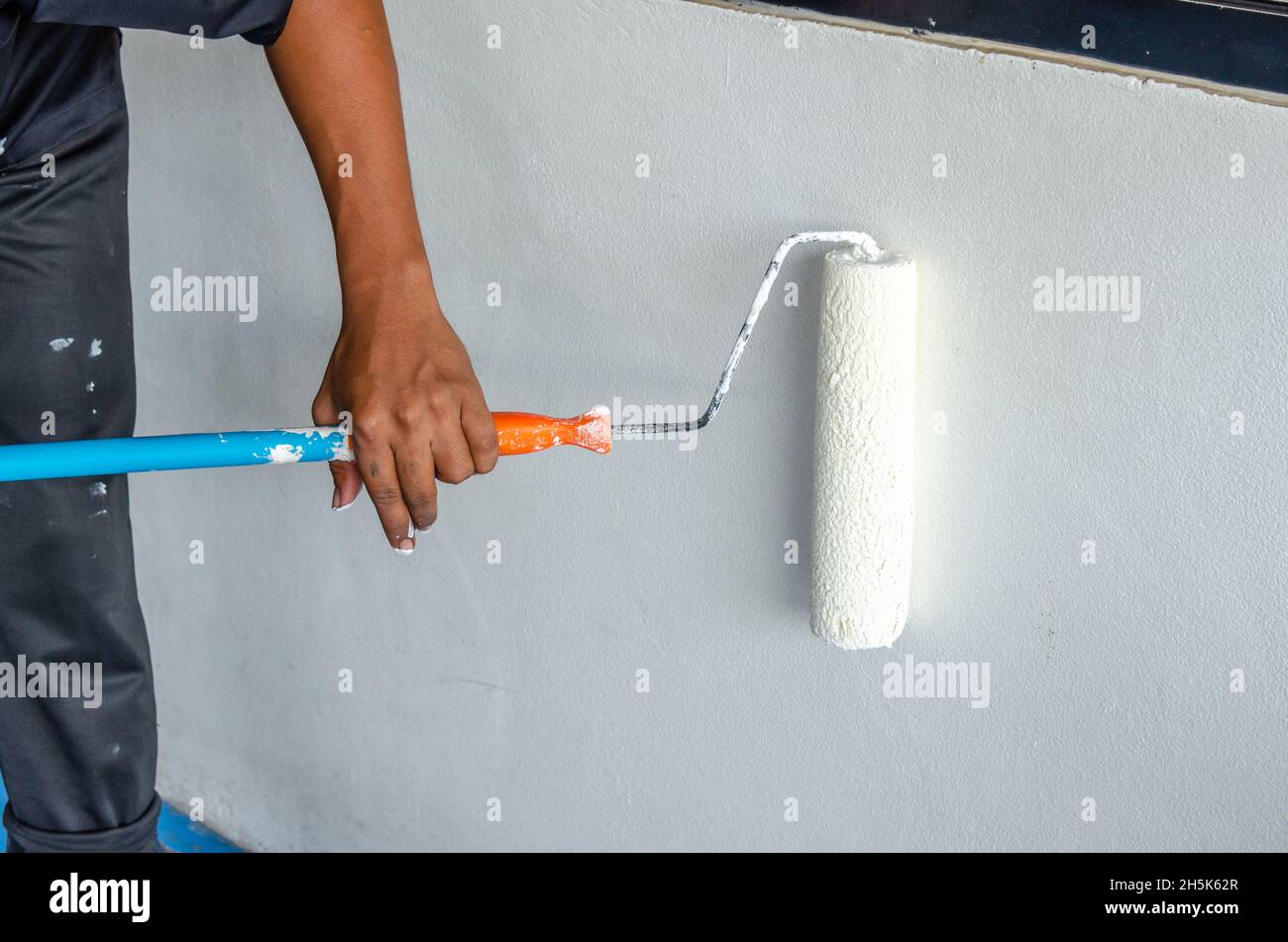 Painters paint hi-res stock photography and images - Alamy
