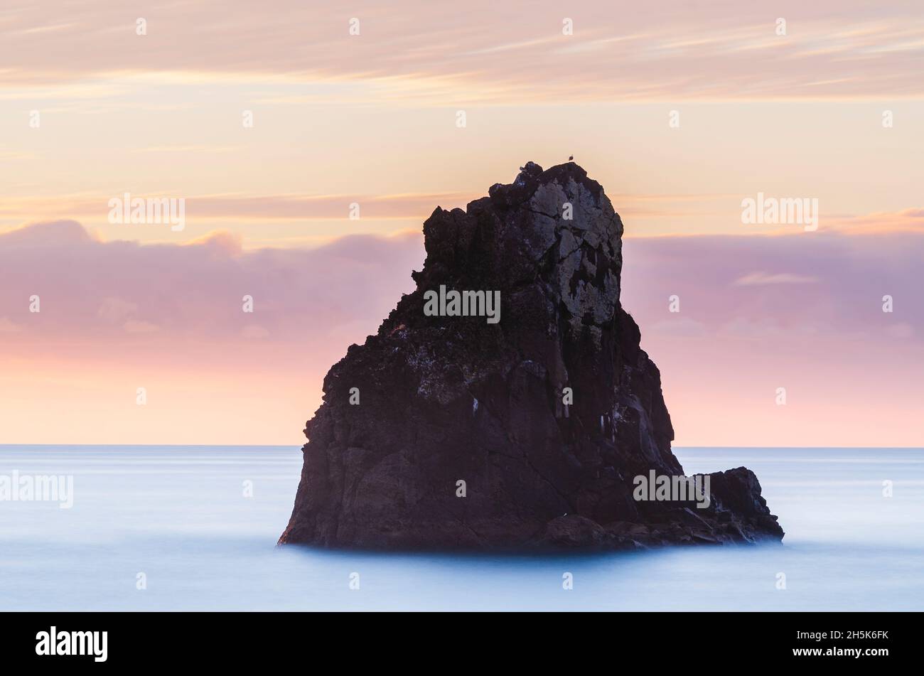 Sea stack in madeira hi-res stock photography and images - Alamy