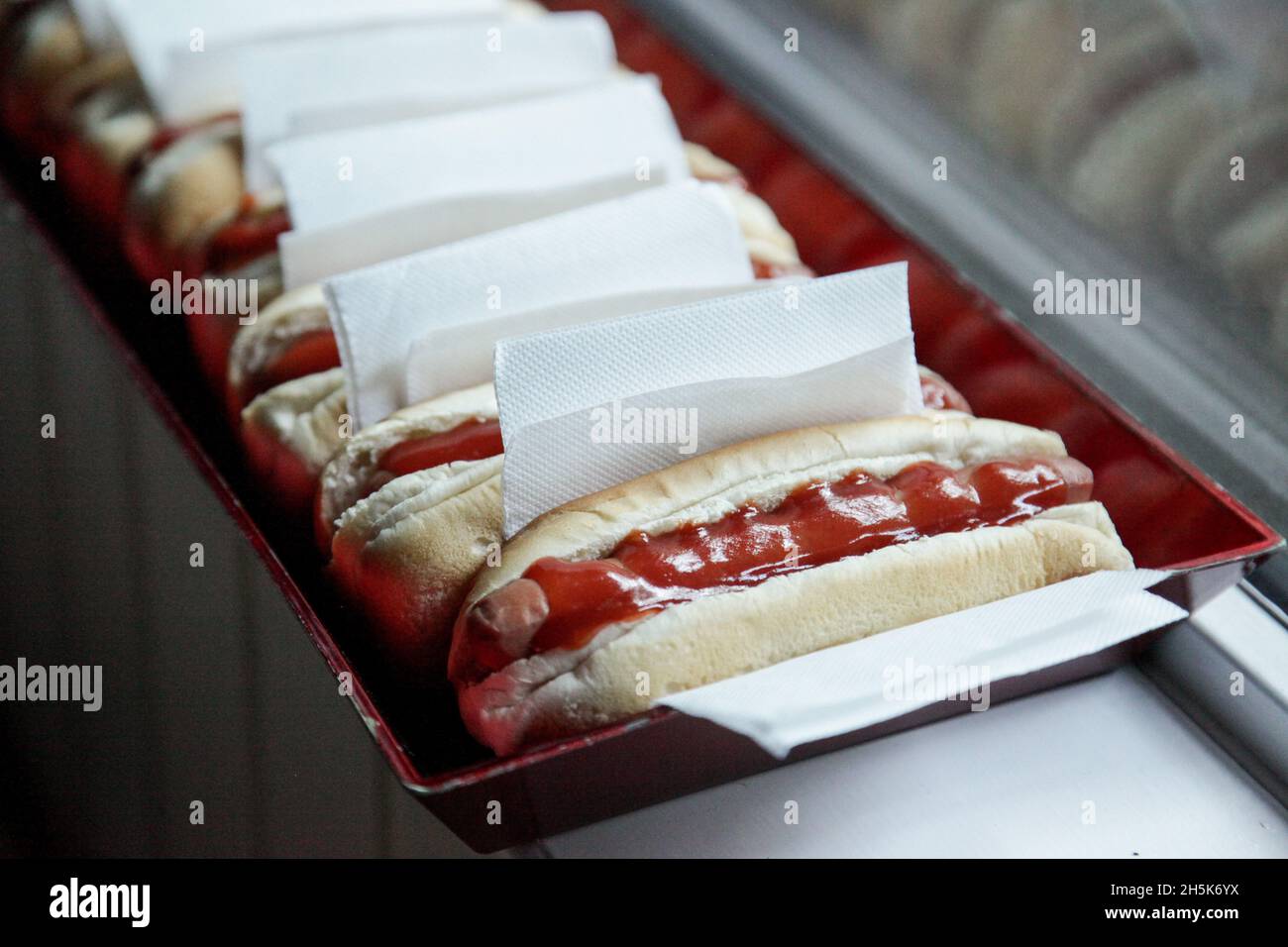 Closeup shot hot dogs hi-res stock photography and images - Alamy
