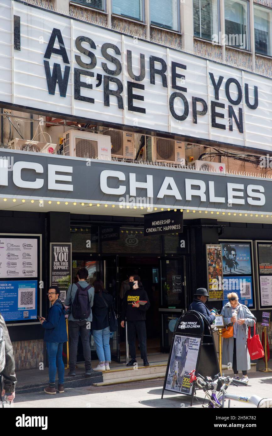 London cinema queue hi-res stock photography and images - Alamy