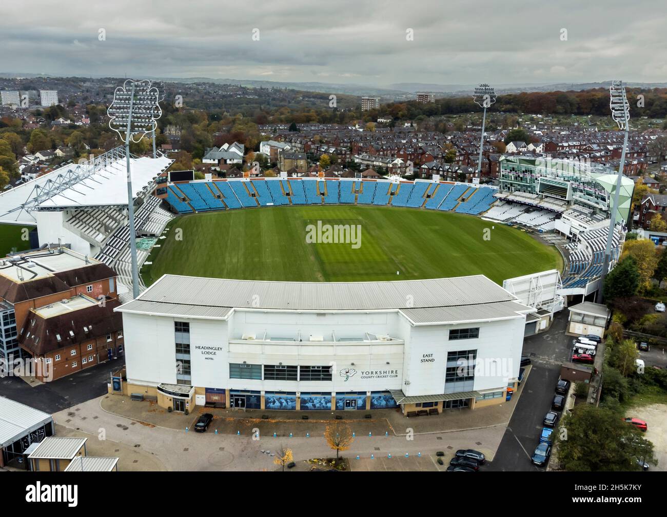 Headingley cricket ground view hi-res stock photography and images - Alamy