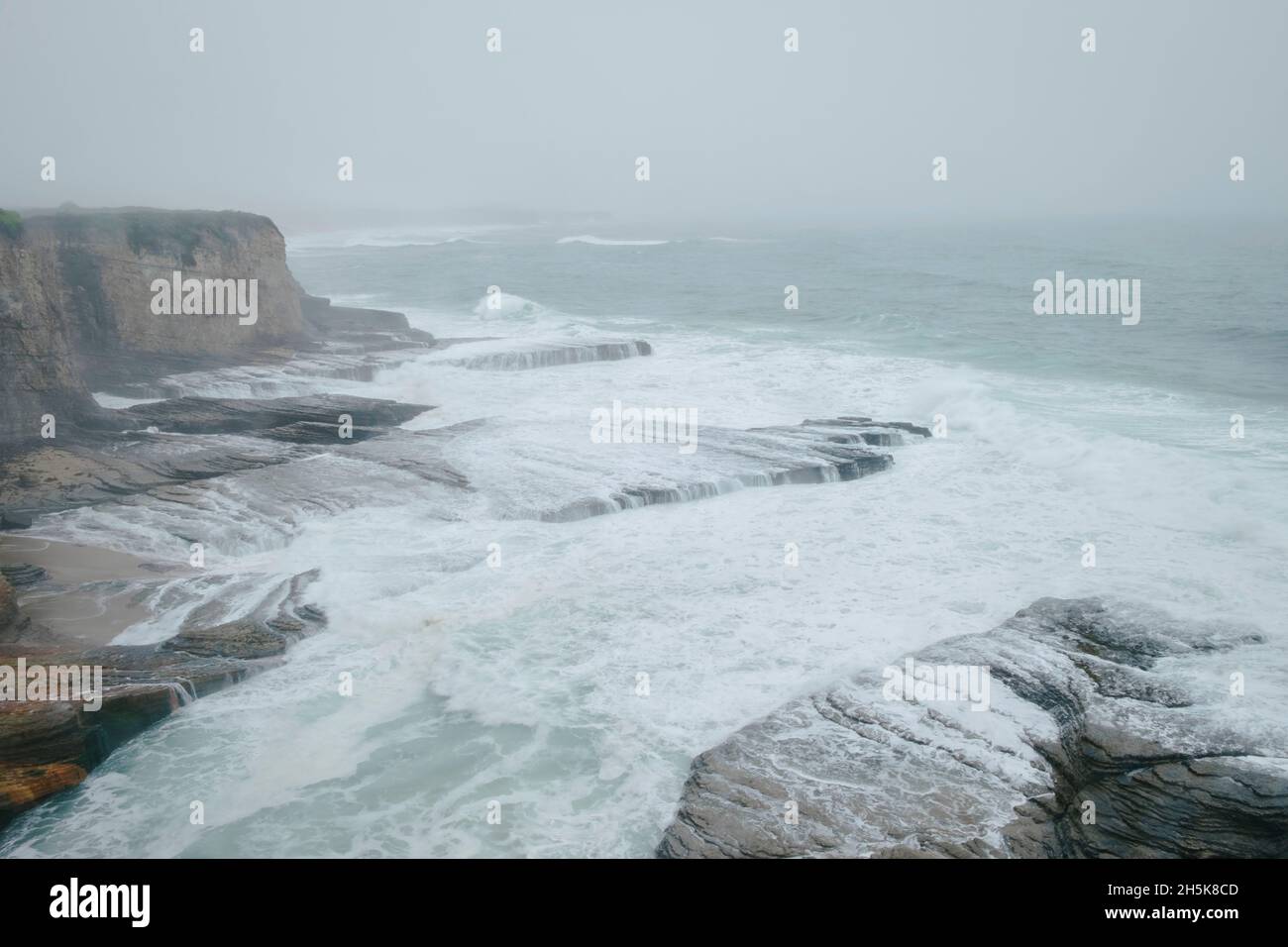 Rock shelf hi-res stock photography and images - Alamy