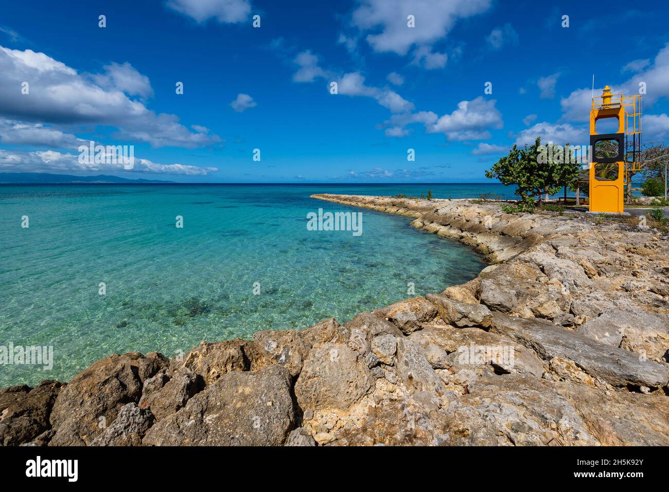 Yellow lighthouse hi-res stock photography and images - Alamy