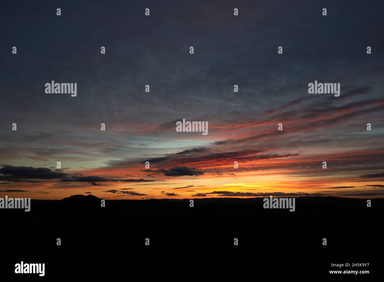Fiery red sunset scotland hi-res stock photography and images - Alamy