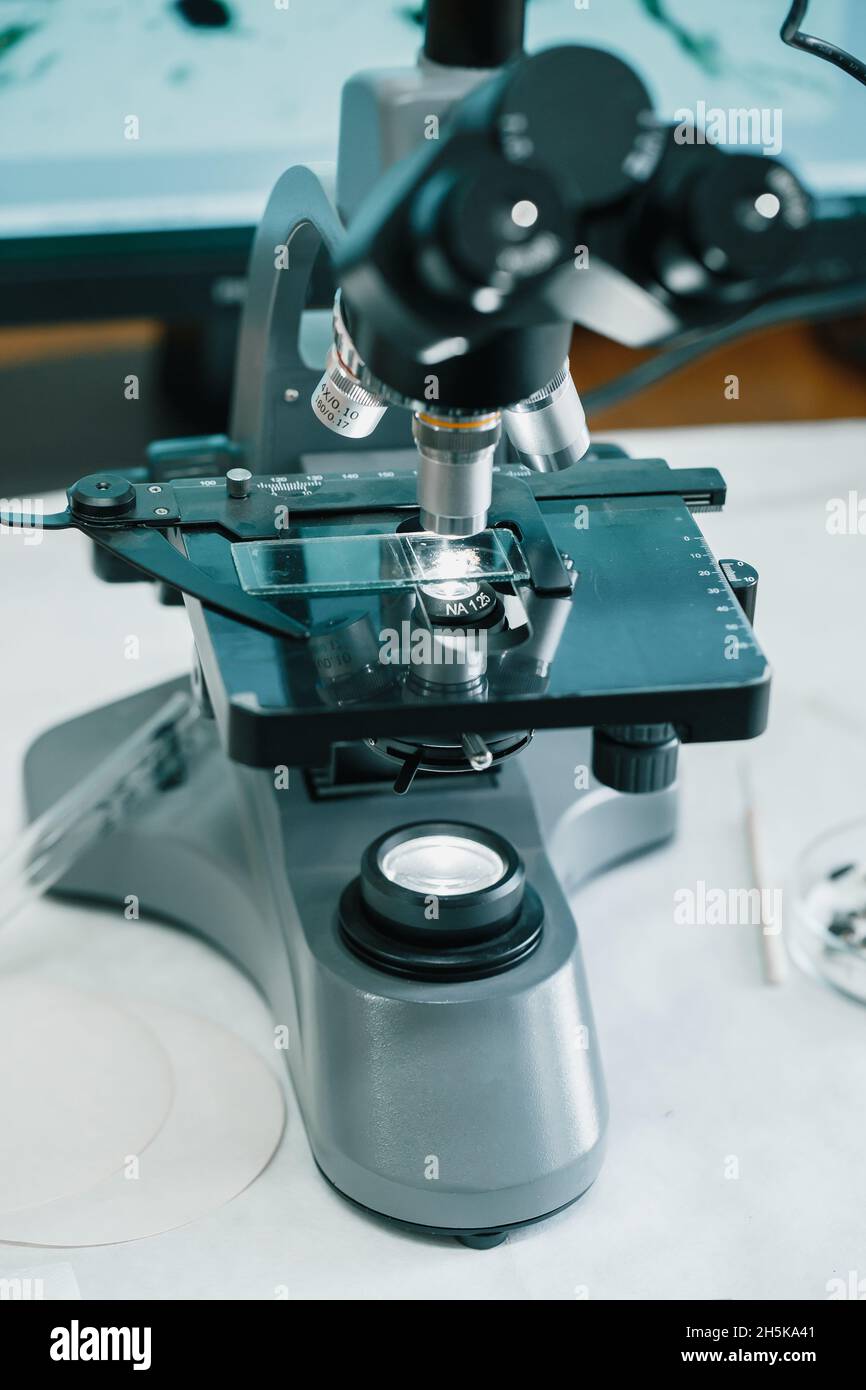 Electron microscope in the laboratory for studying mold on hemp Stock ...