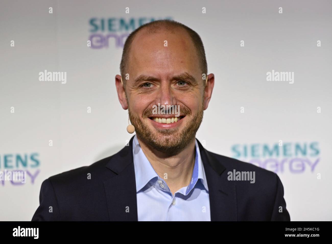 Portrait siemens hi-res stock photography and images - Alamy