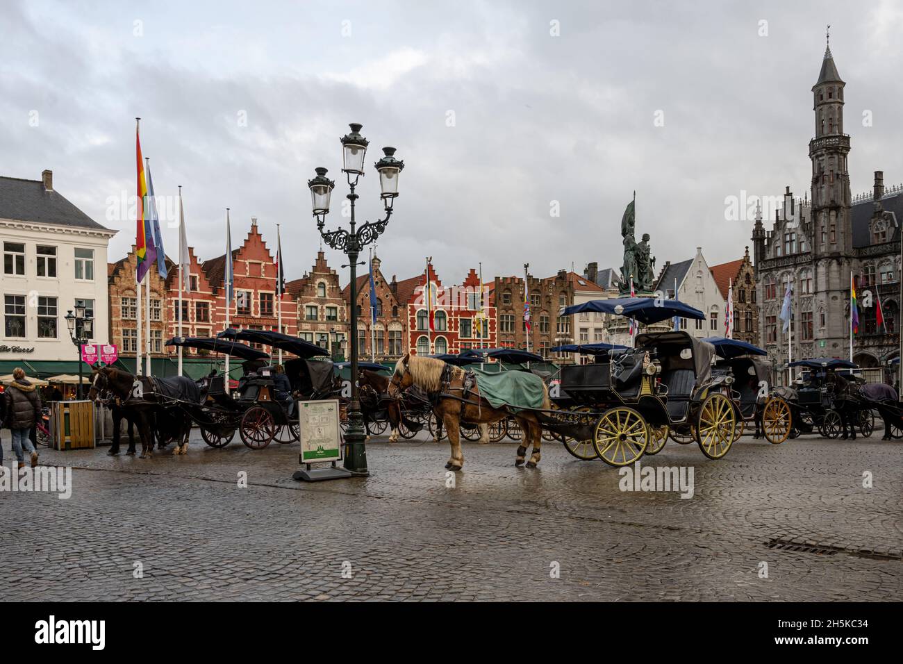 Bruges, Belgium - November 5, 2021: Street view of the old market ...