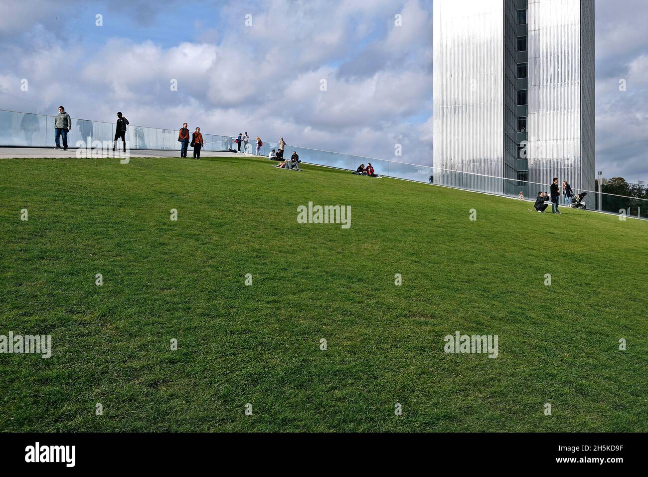 The green roof of the Kö Bogen II in the centre of Düsseldorf. A ...