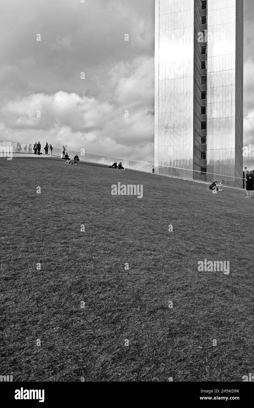 The green roof of the Kö Bogen II in the centre of Düsseldorf. A ...