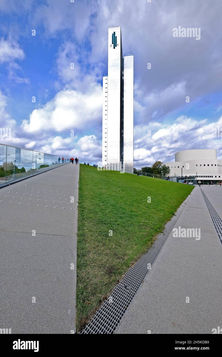 The green roof of the Kö Bogen II in the centre of Düsseldorf. A ...