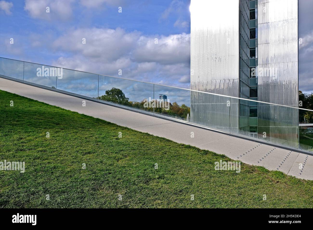 The green roof of the Kö Bogen II in the centre of Düsseldorf. A ...