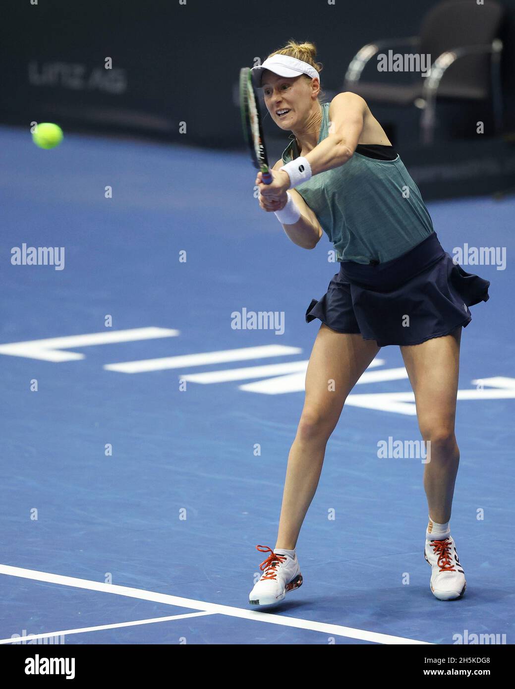 Linz, Austria . 10th Nov., 2021. American tennis player Alison Riske in ...