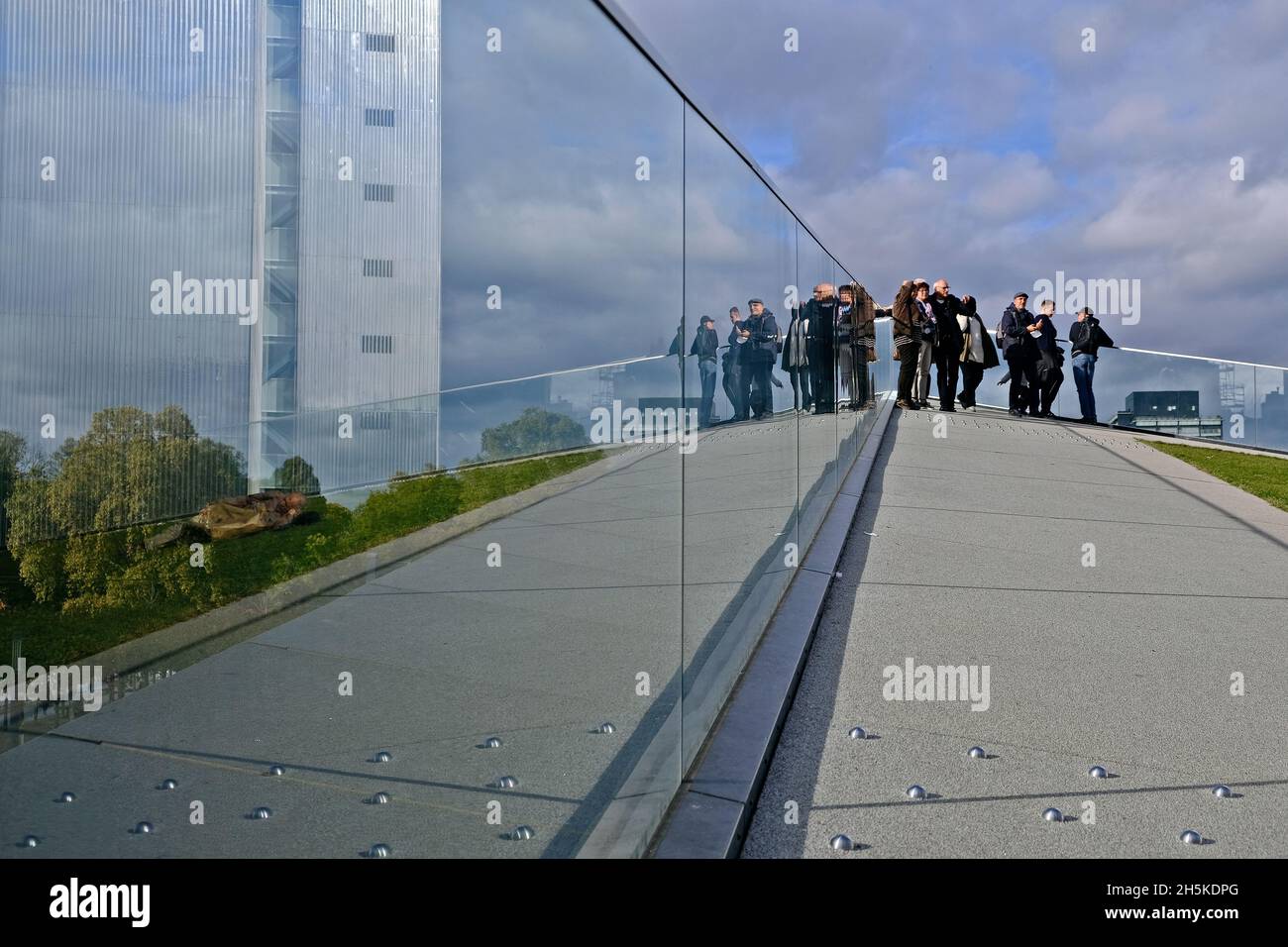 The green roof of the Kö Bogen II in the centre of Düsseldorf. A ...