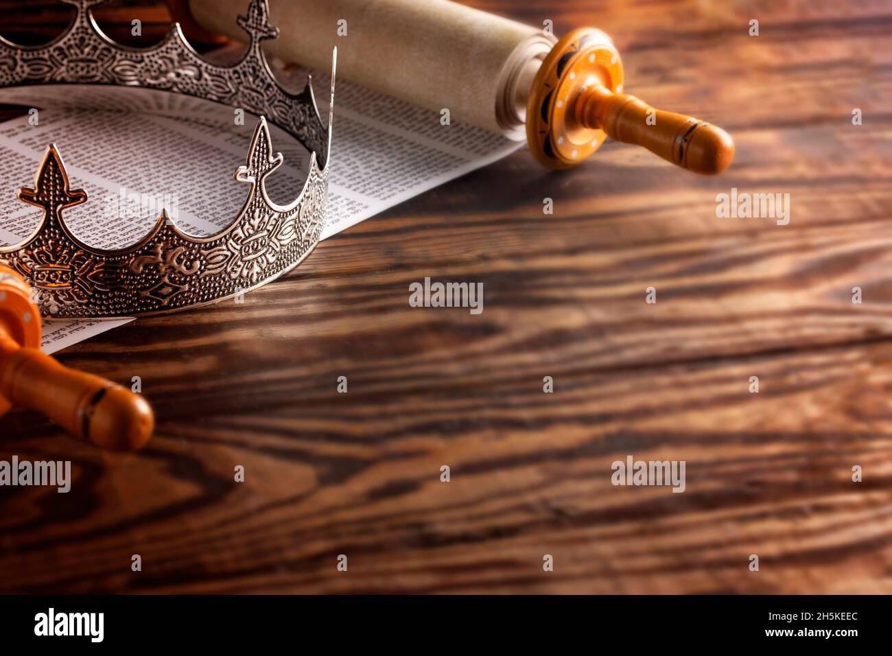 Kings Crown on a Hebrew Torah Scroll Stock Photo - Alamy