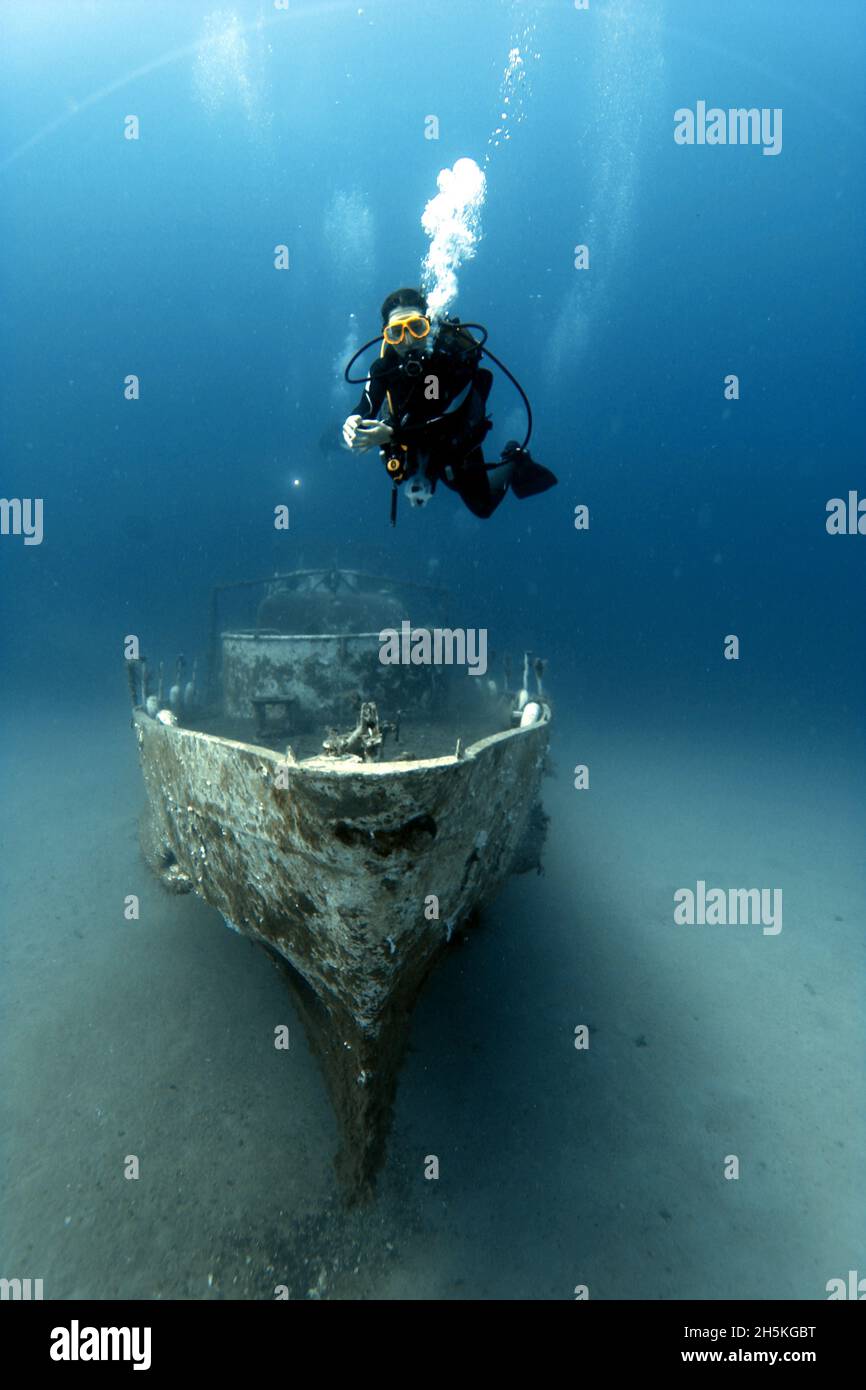 Old wreck hi-res stock photography and images - Alamy