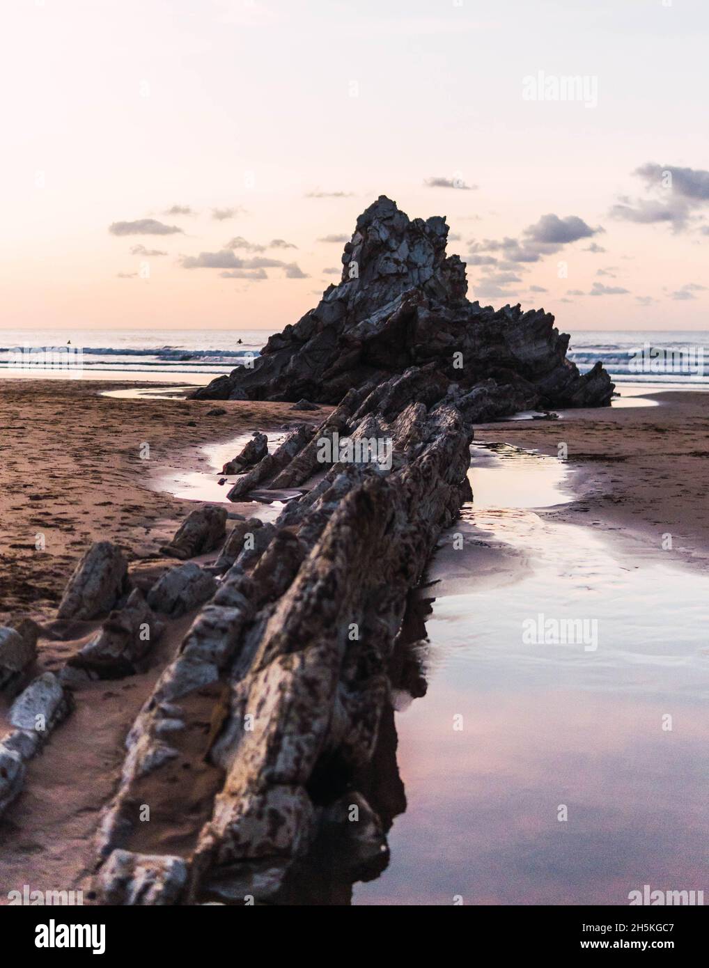 Middle beach hi-res stock photography and images - Alamy