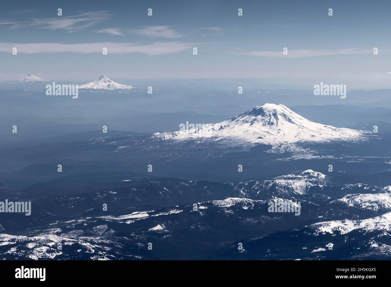 Aerial view of the volcanoes in the pacific northwest Stock Photo - Alamy