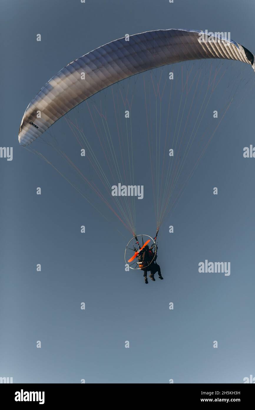 Paraglider flying in air countryside hi-res stock photography and ...