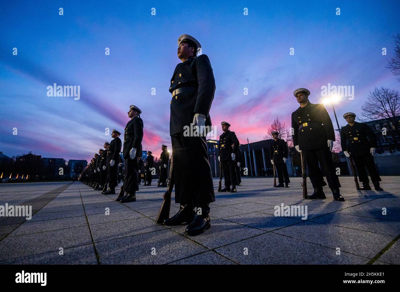 Berlin, Germany. 10th Nov, 2021. The German Armed Forces Guards ...