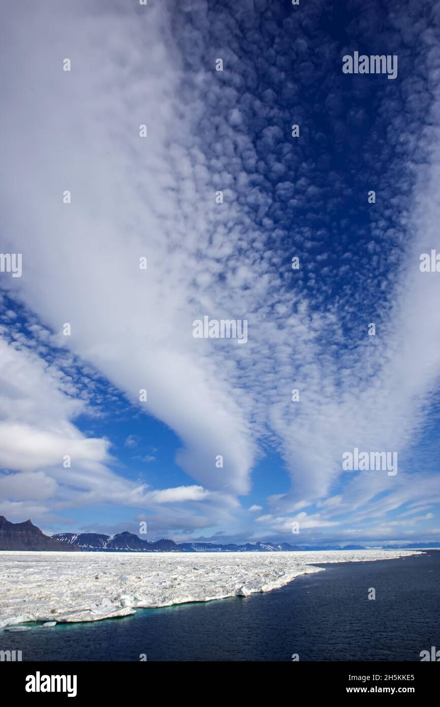 Ice edge hi-res stock photography and images - Alamy