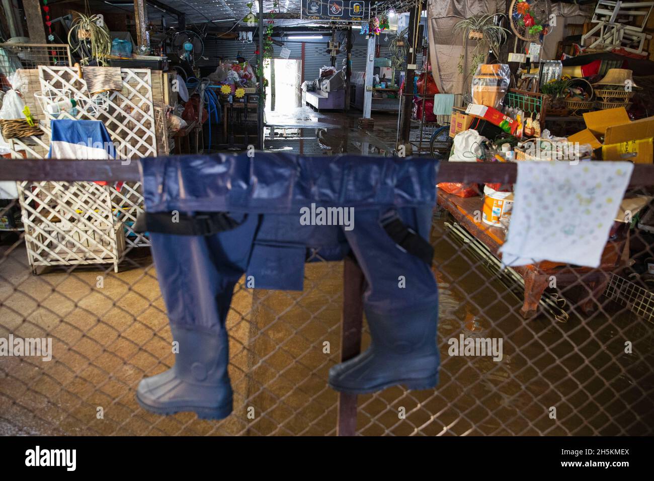 Pvc flood suit hi-res stock photography and images - Alamy