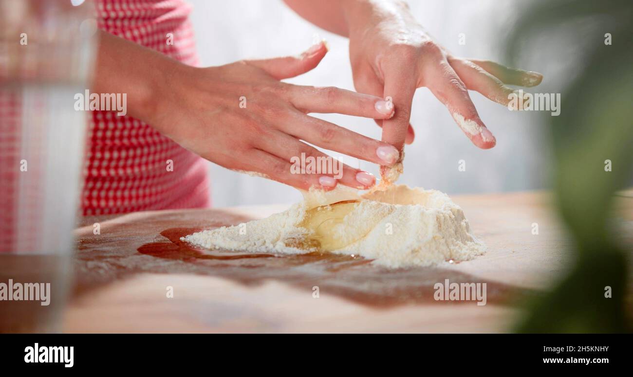 Plain flour hi-res stock photography and images - Alamy