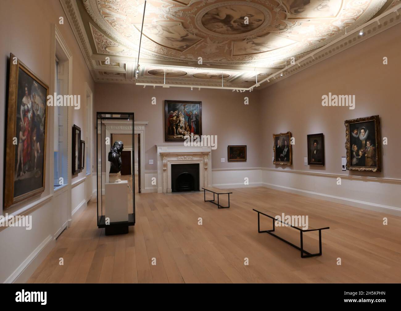 Visitors to the Gallery in Somerset House , which has been closed since ...