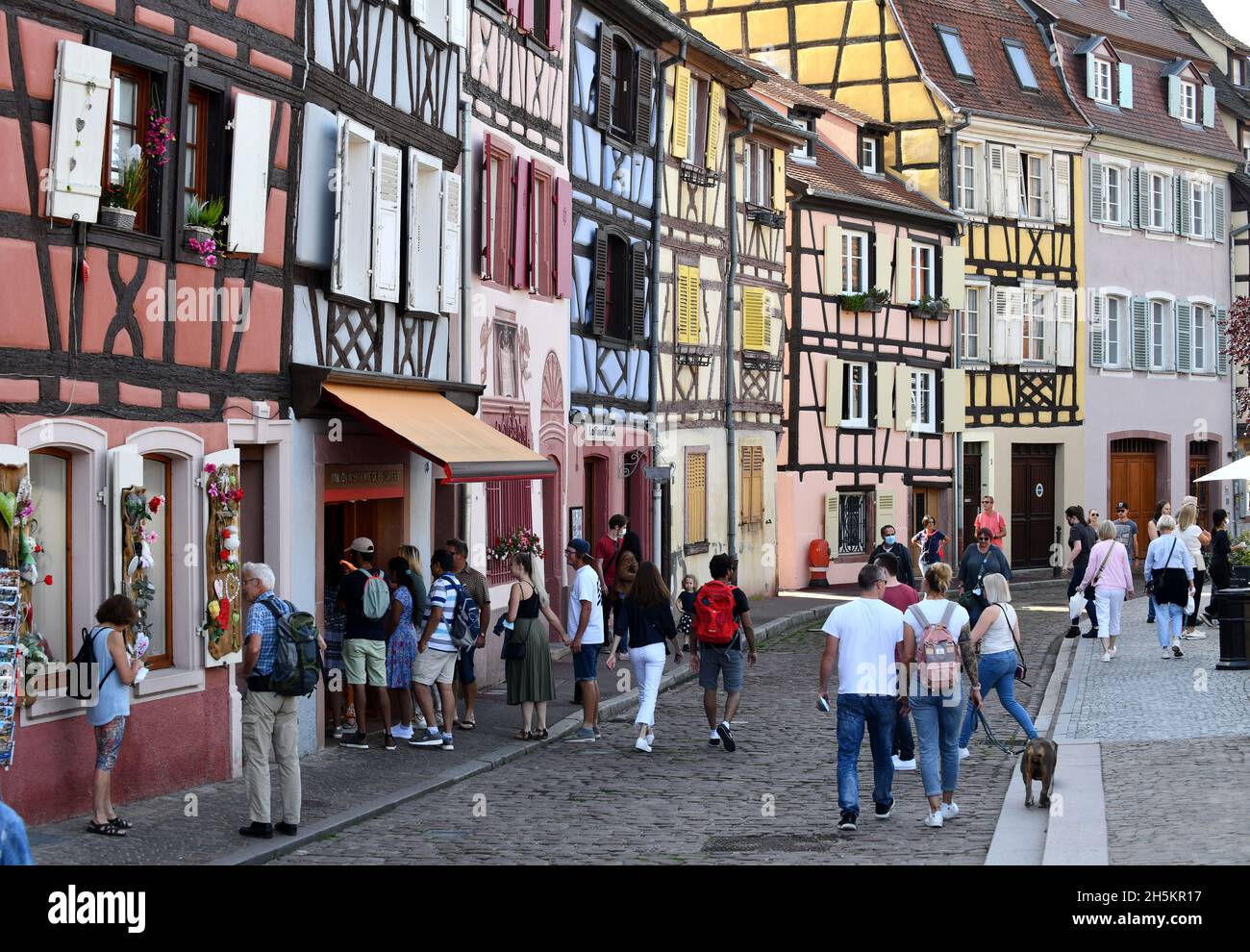 Busy streets hi-res stock photography and images - Alamy
