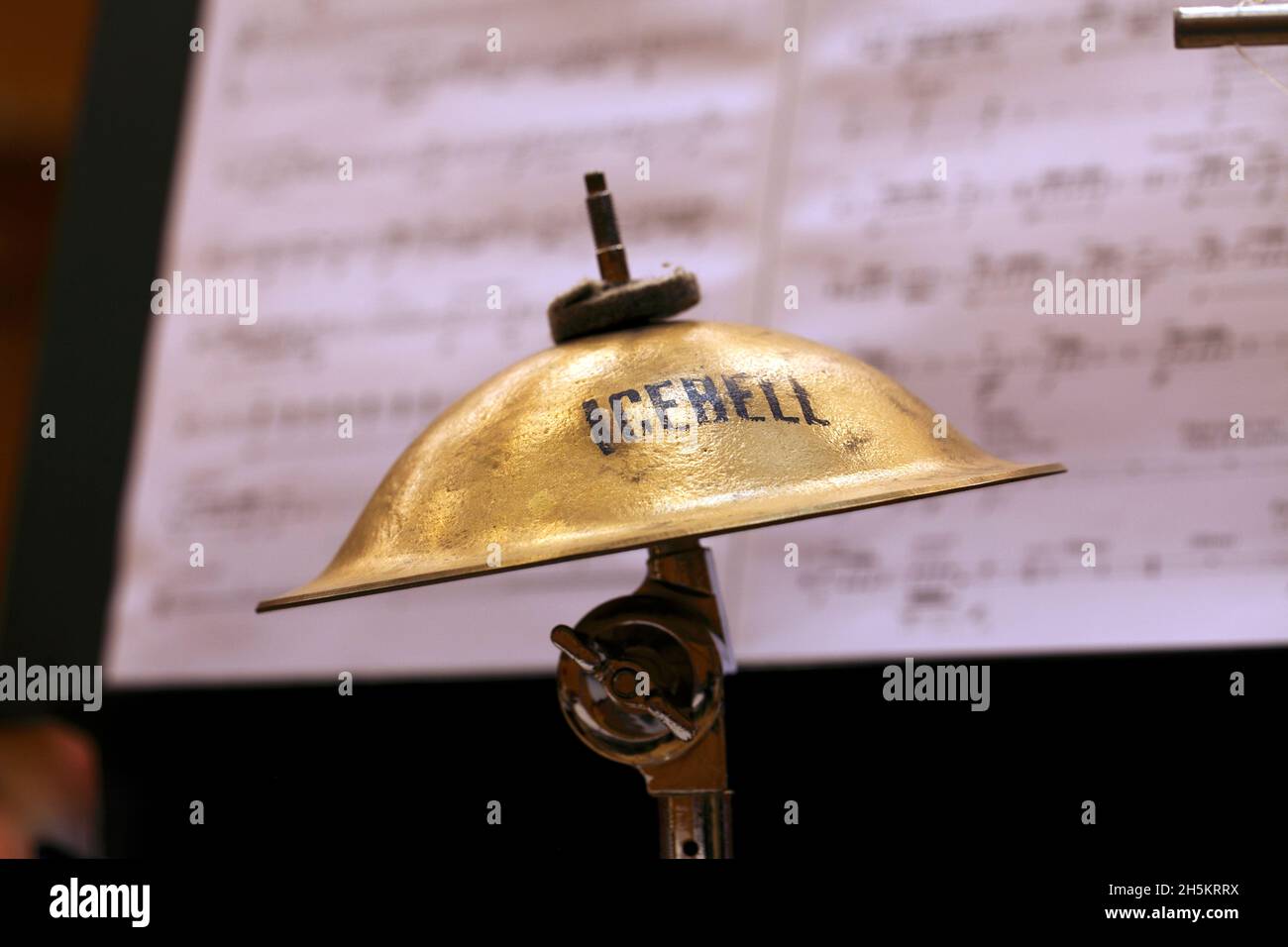 Musical instrument specialist hi-res stock photography and images - Alamy