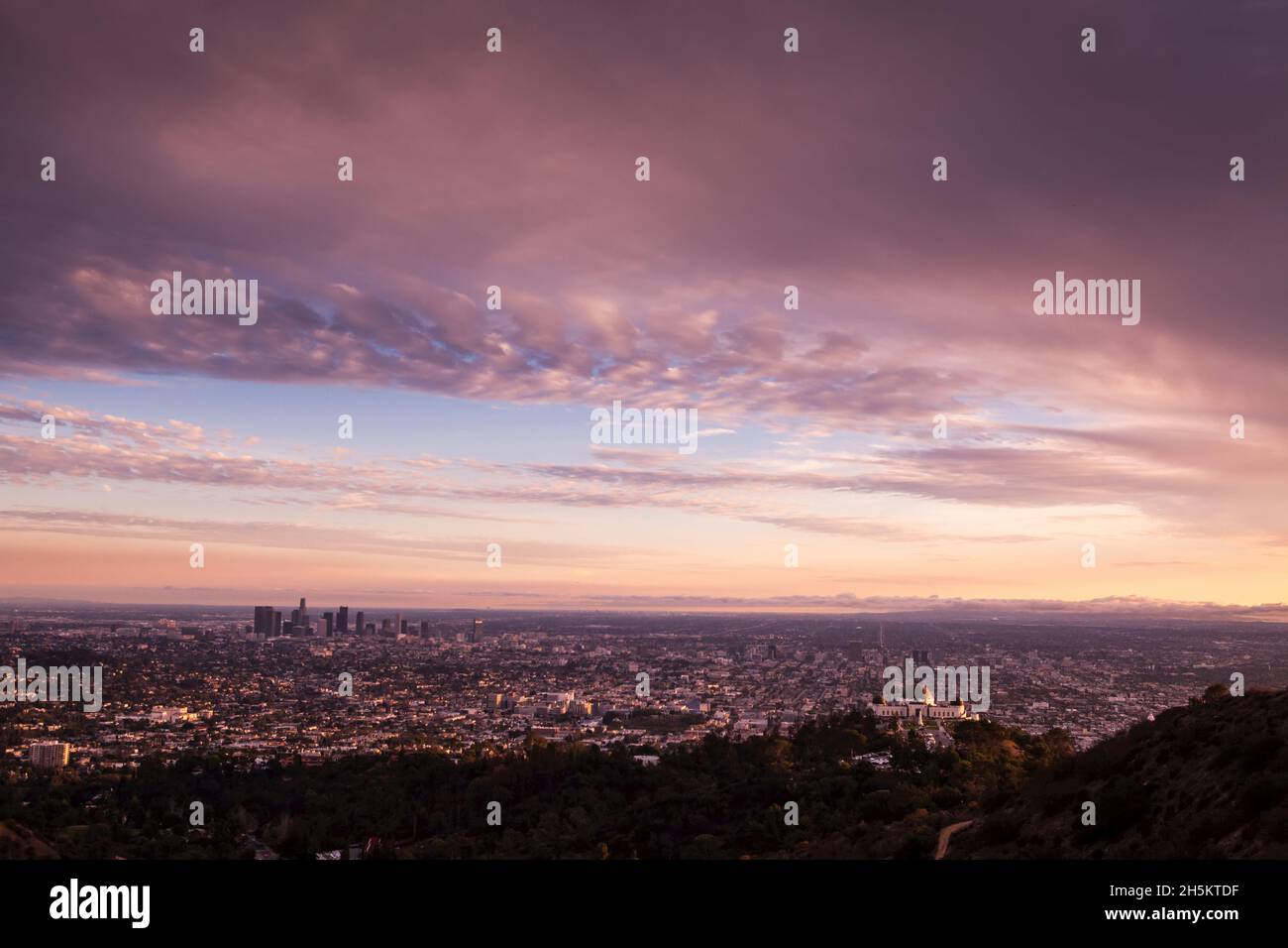 The Los Angeles skyline at sunset Stock Photo - Alamy