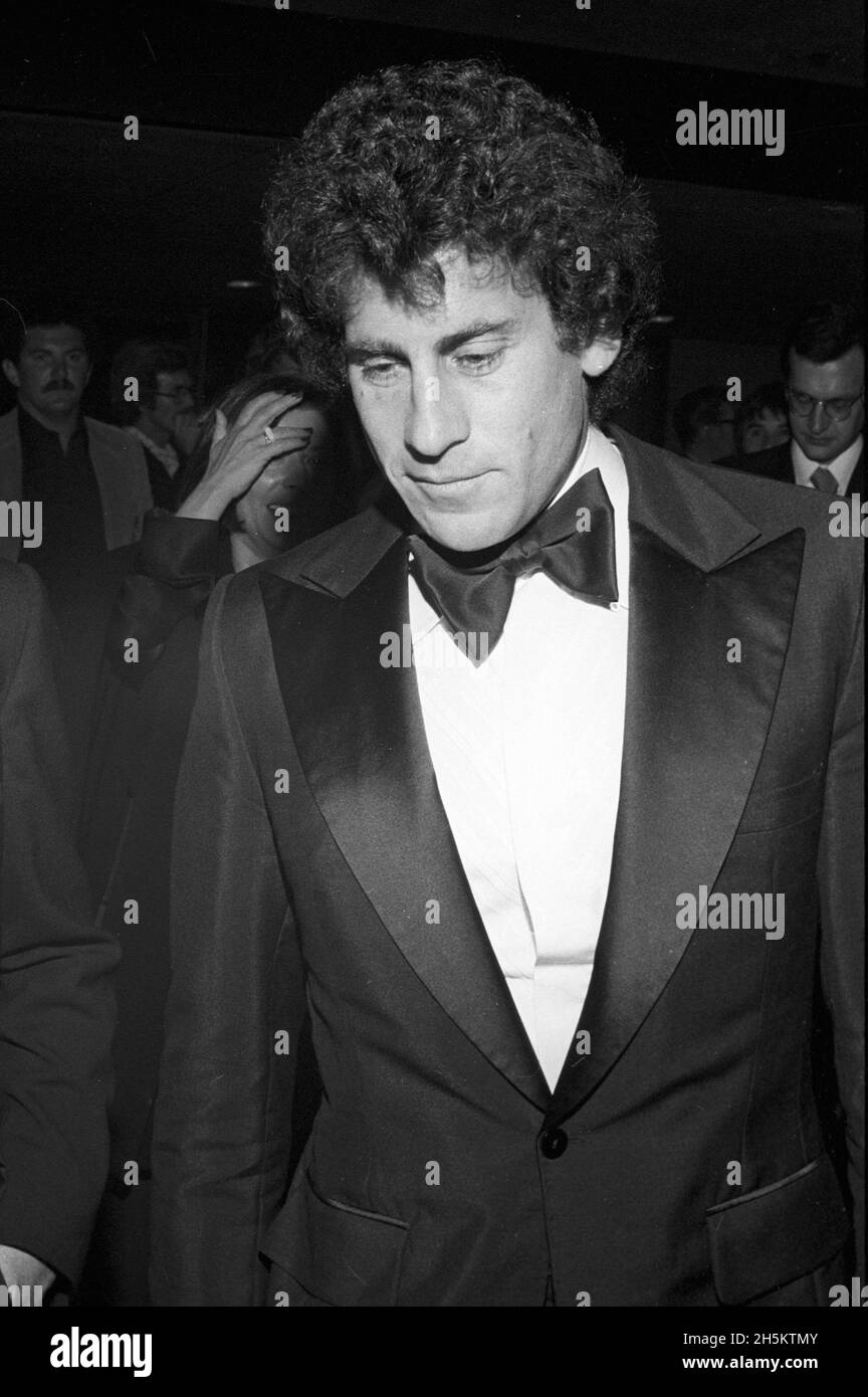 Paul michael glaser ralph dominguez hi-res stock photography and images ...