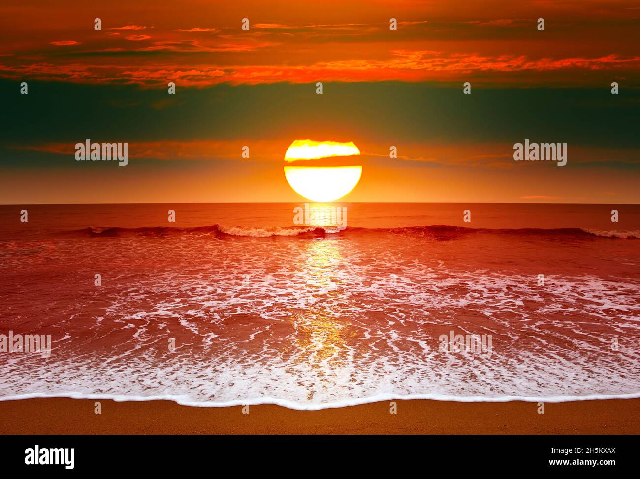 Epic ocean view hi-res stock photography and images - Alamy