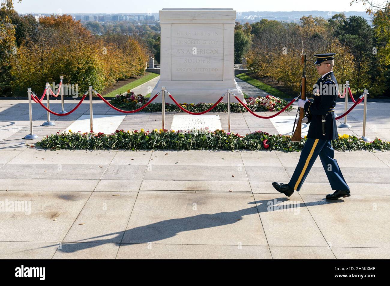 A tomb guard of the 3rd U.S. Infantry Regiment, known as "The Old Guard ...