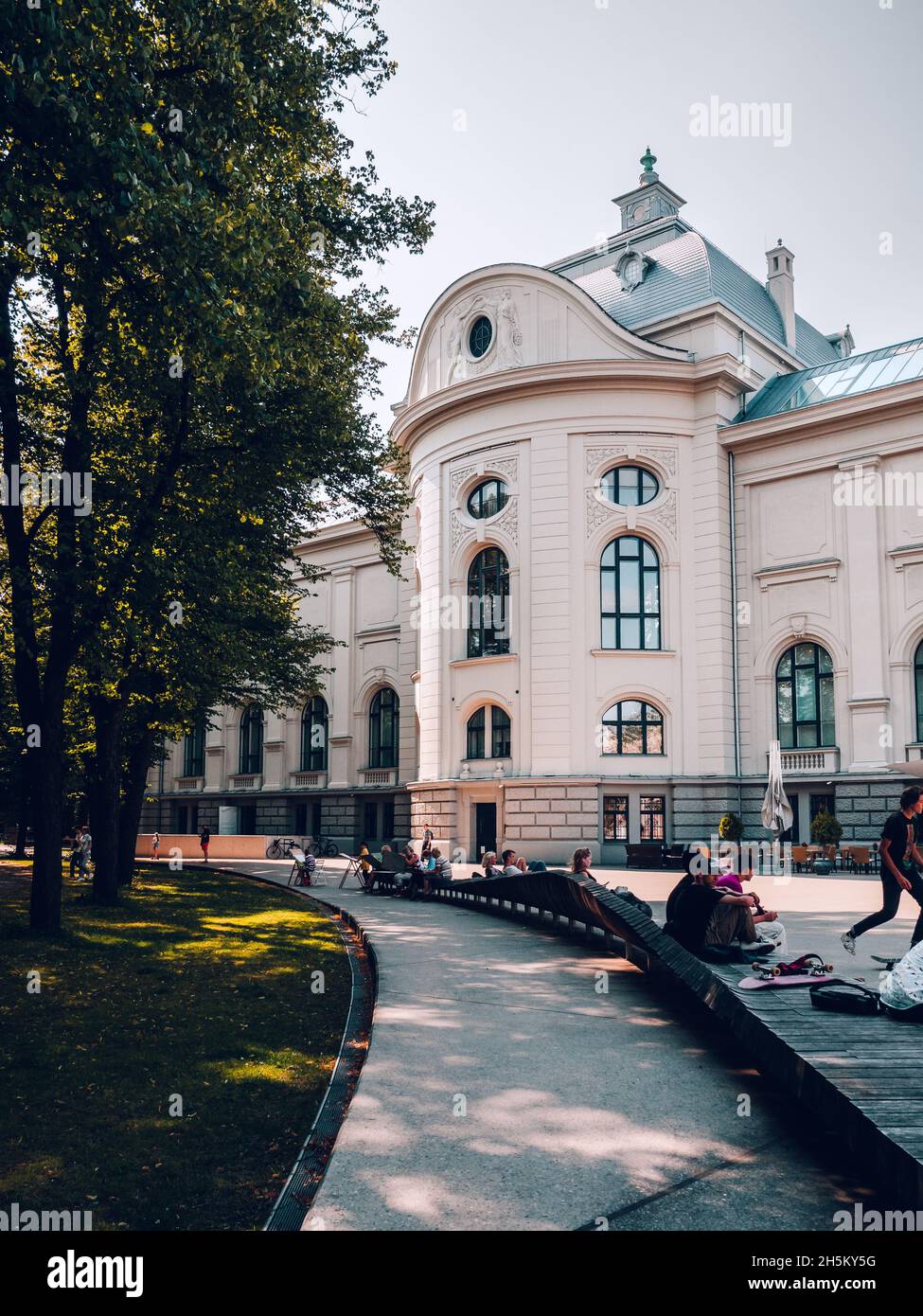 Relaxing vibe hi-res stock photography and images - Alamy