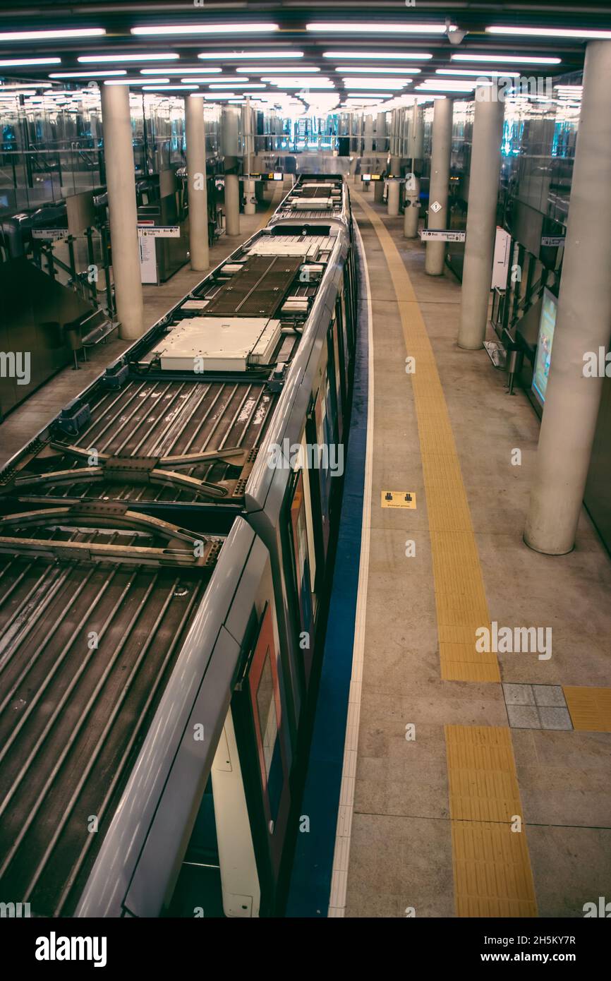 Rotterdam subway line hi-res stock photography and images - Alamy