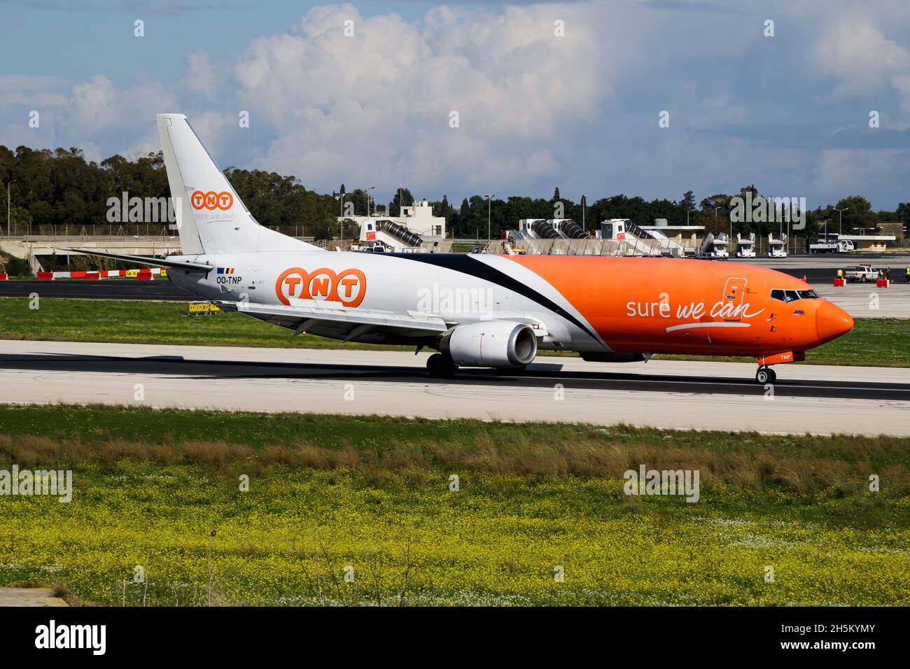 Tnt air cargo hi-res stock photography and images - Alamy